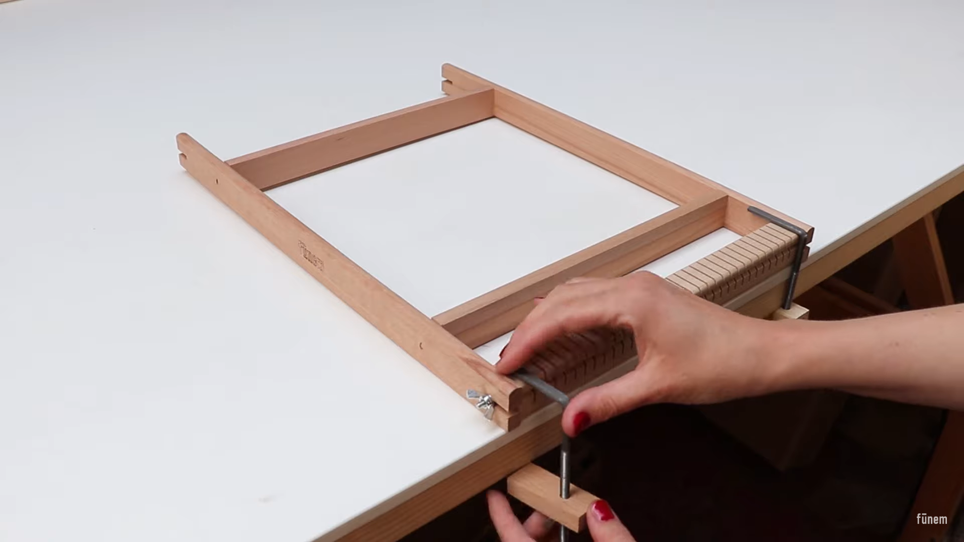 HOW TO EASILY MAKE WEAVINGS LONGER THAN THE FRAME – Fūnem Studio